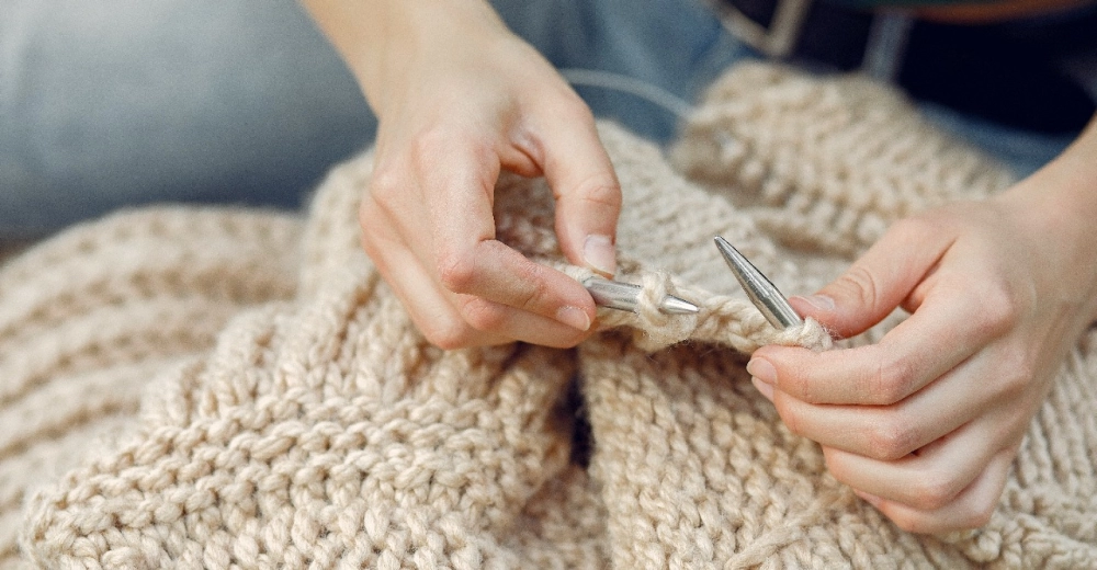 Técnicas de tejido a dos agujas | ISE Cursos - Educación a Distancia